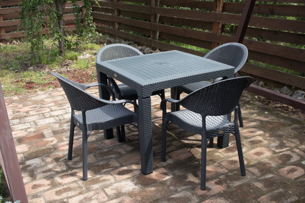 Bastenski set Bambu 4 stolice i sto 90x90 Antracit | Baštenske garniture